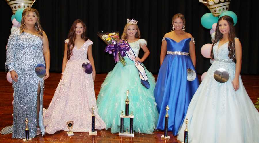Miss TCMS Pageant Hel